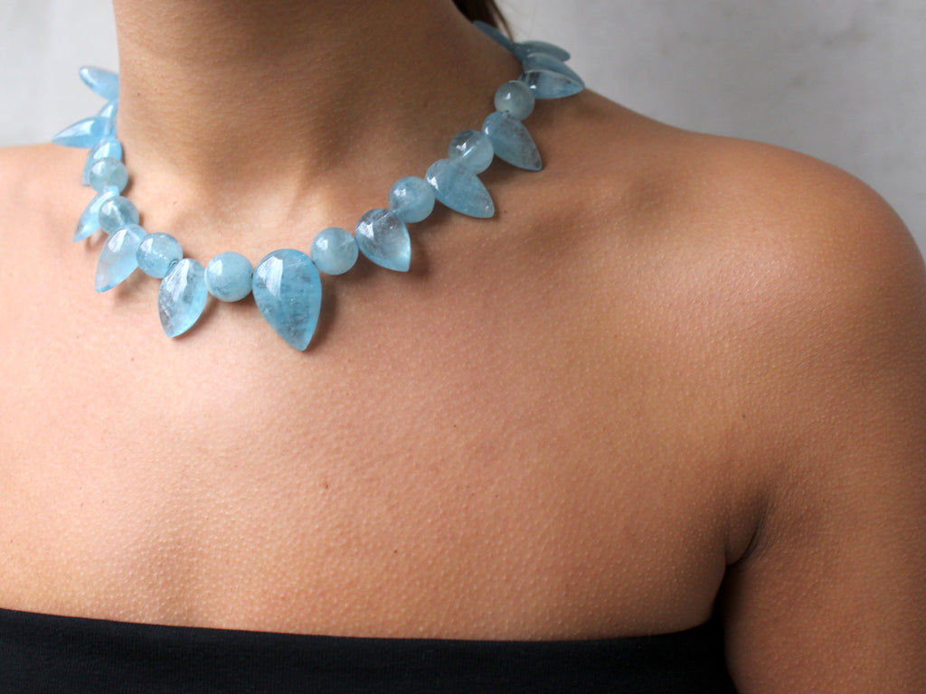 Teardrop Aquamarine necklace set with 18 krt white gold lock – Jesse Jewelry